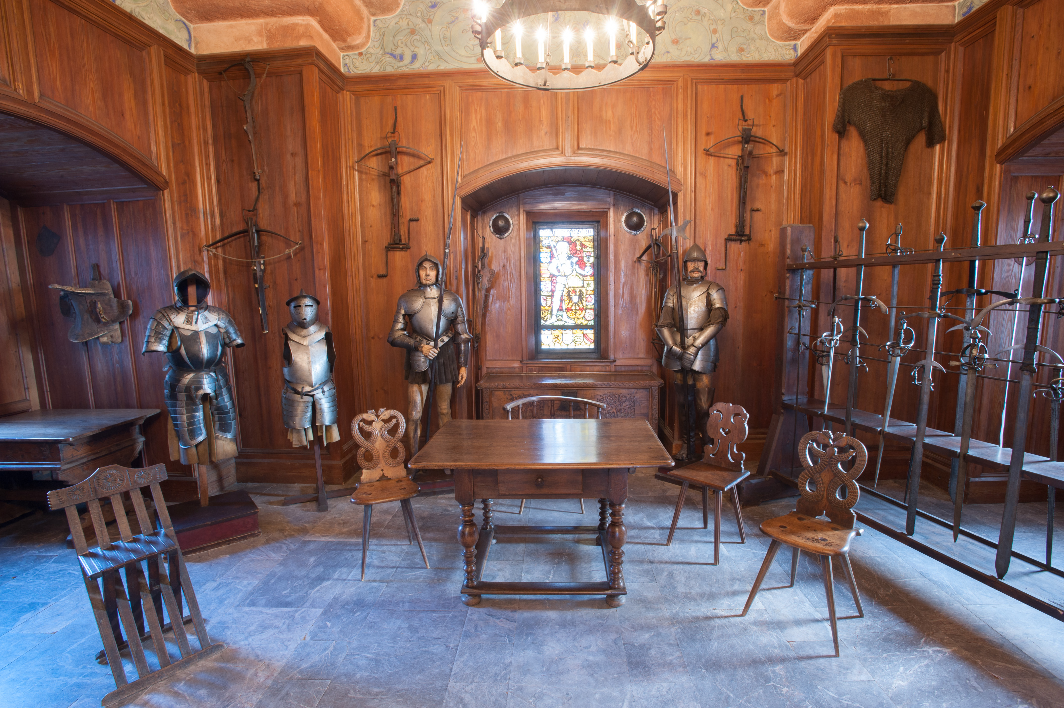 The first floor: the weapon hall | Château du Haut-Koenigsbourg